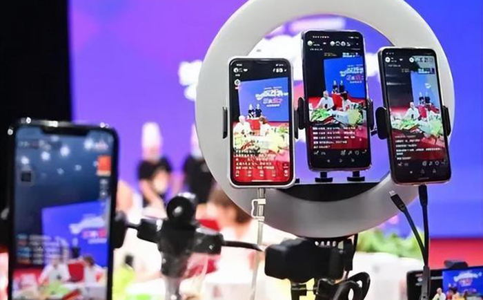 Webcast, choose camera or mobile phone better? - Sony FCB camera block